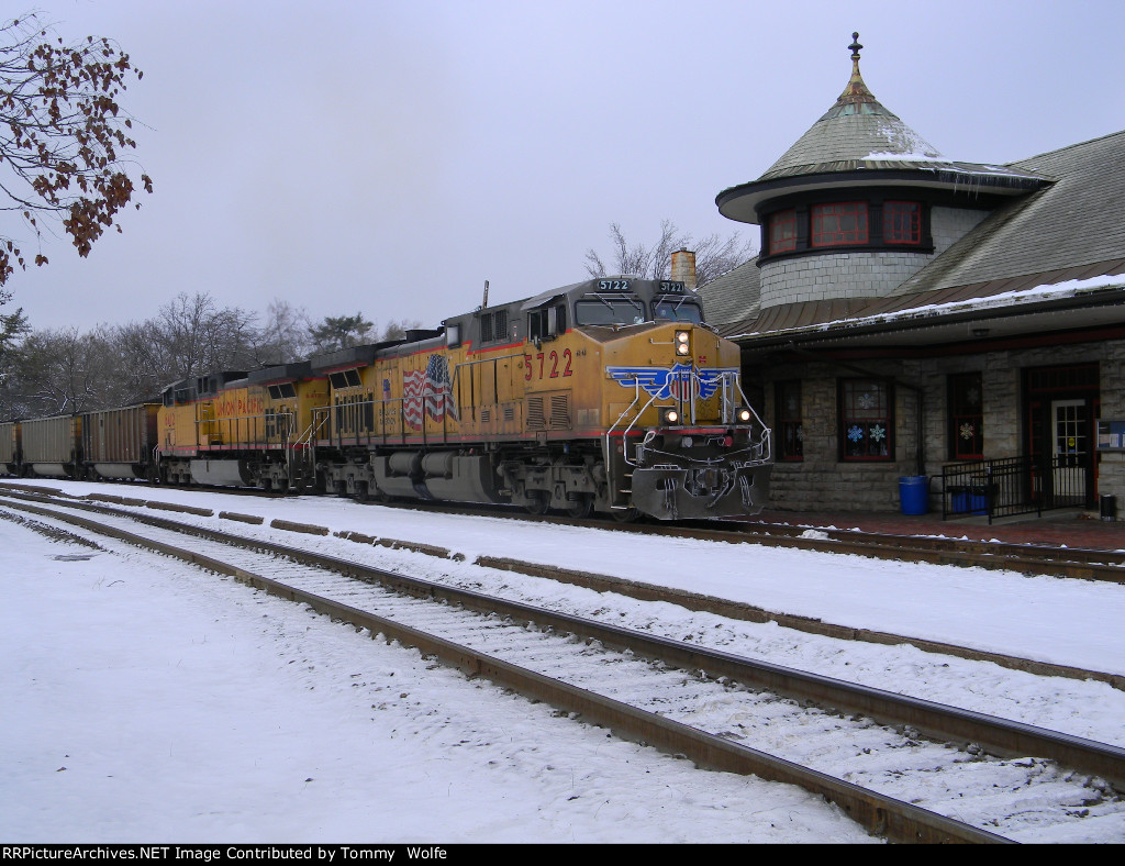 UP 5722 East as it passes the Kirkwood Amtrak Station